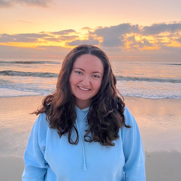 Emily's Closet (@emilysalehi504) | Poshmark